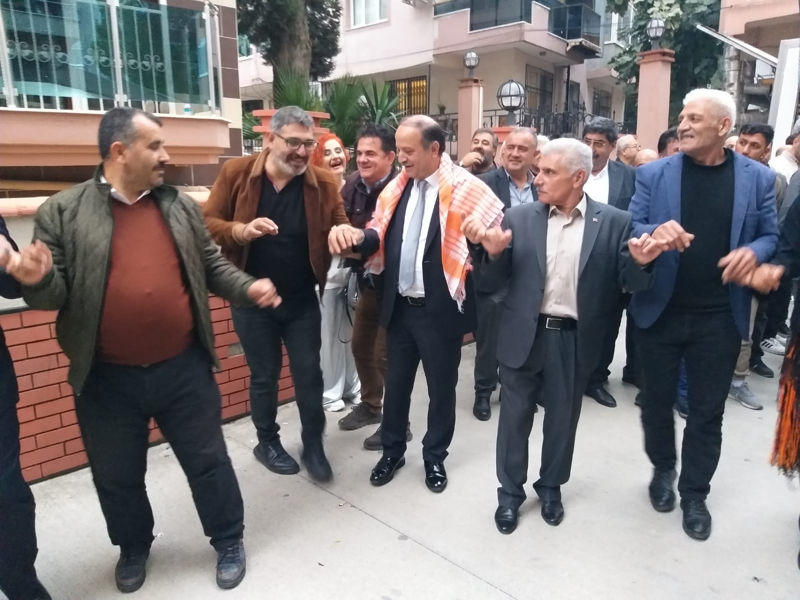 Ahmet Selik, Buca Belediye Başkan adaylığına resmi başvurusunu yaptı ...
