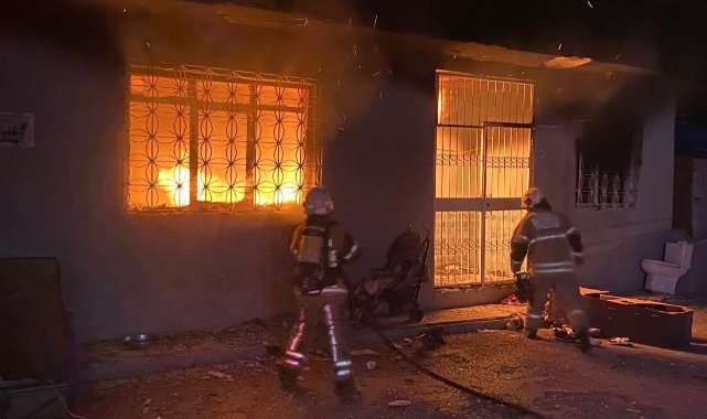 9 günde 998 olaya müdahale ettiler... İzmir İtfaiyesi’ne tatil yok ...